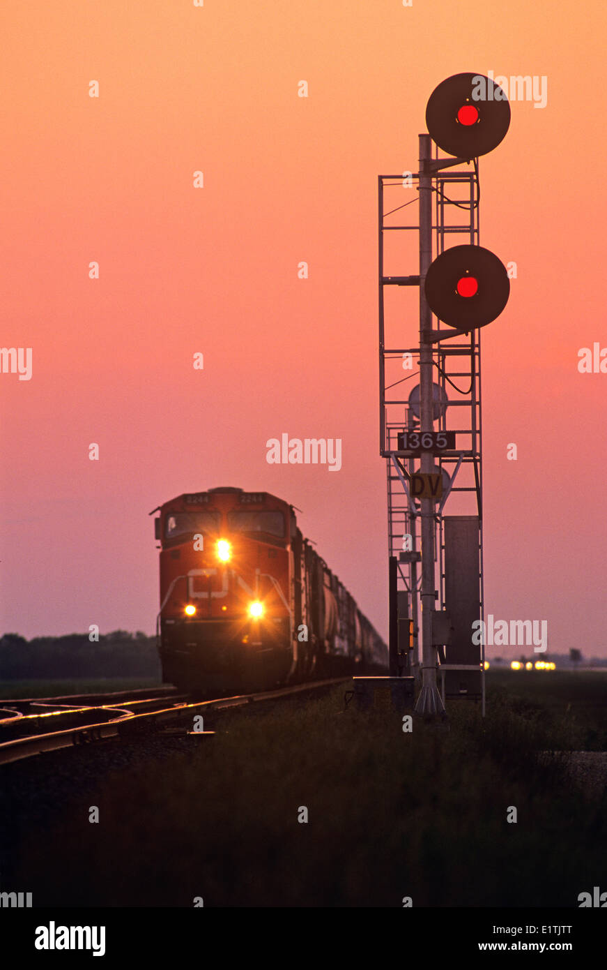 Railway colour light signal hi-res stock photography and images - Alamy