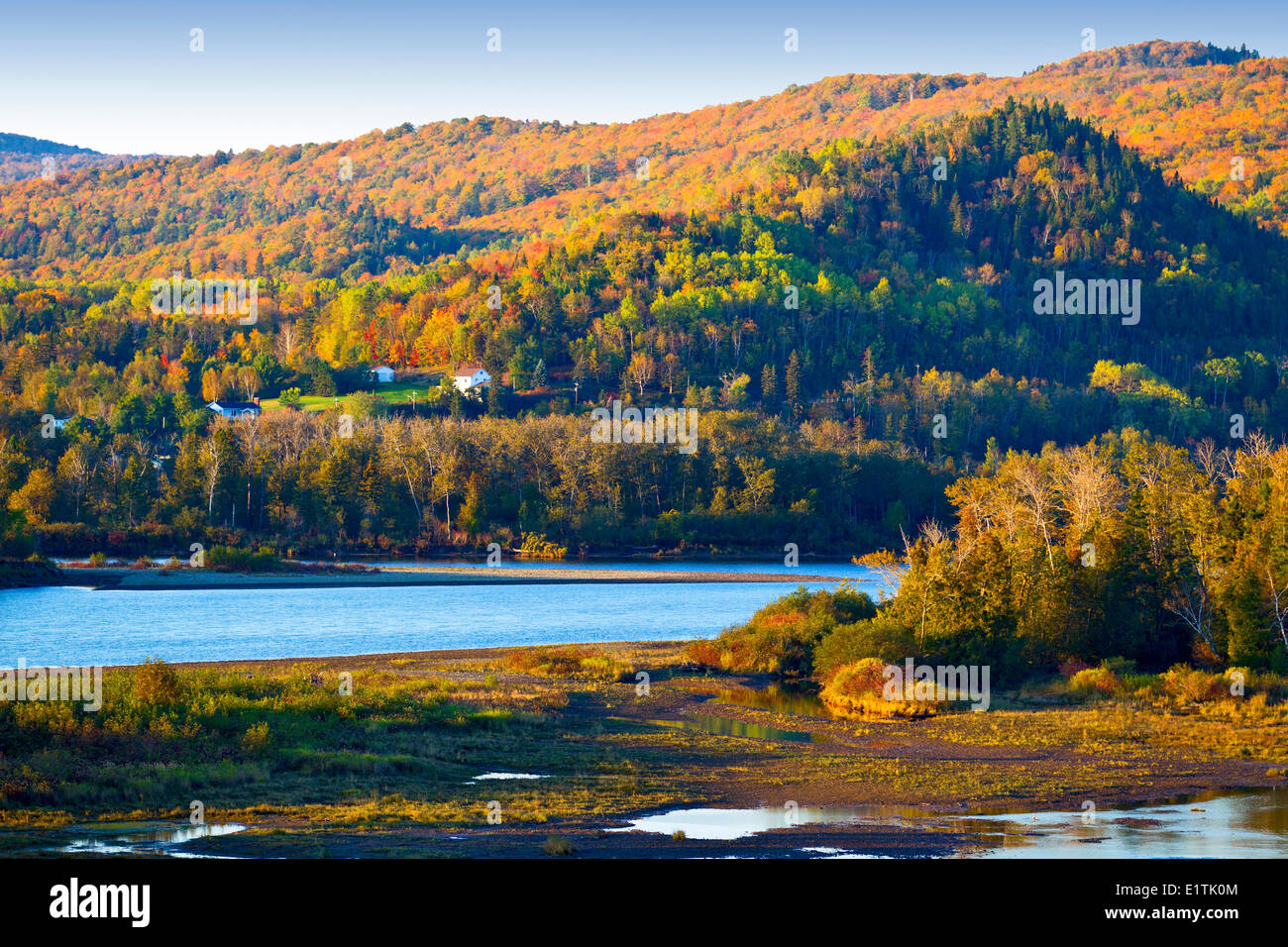 Quebec and fall color hi-res stock photography and images - Alamy