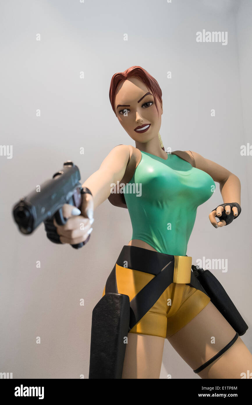 Lara croft hi-res stock photography and images - Alamy