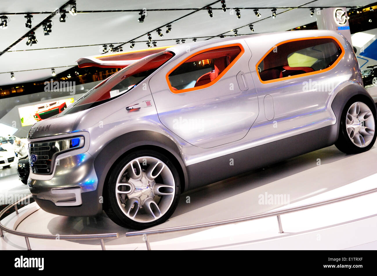 Hydrogen electric vehicles hi-res stock photography and images - Alamy