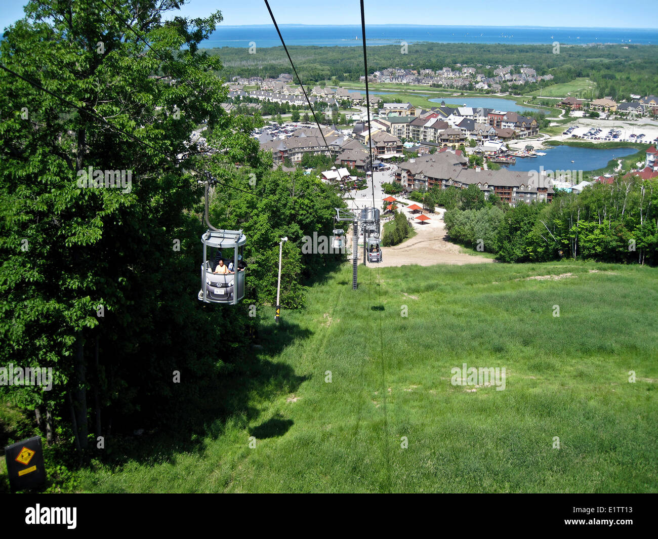 Blue mountain ski resort in collingwood hi-res stock photography and ...