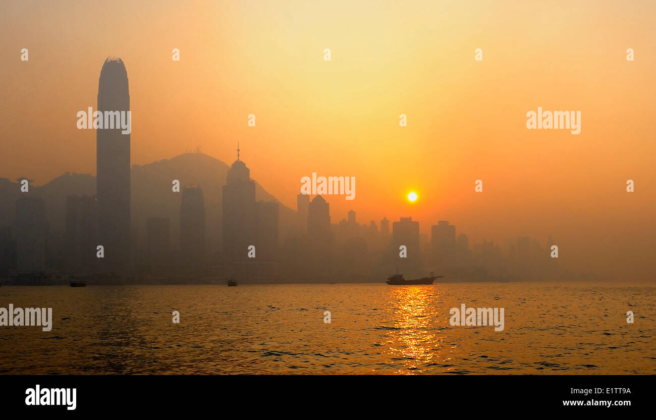 Victoria Harbour, Sunset, Hong Kong SAR, P.R China Stock Photo - Alamy