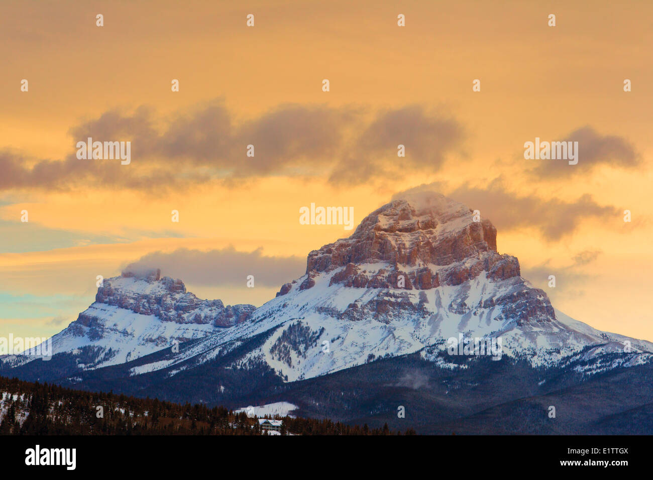 Crowsnest Mountain, Crowsnest Pass, Alberta, Canada Stock Photo - Alamy