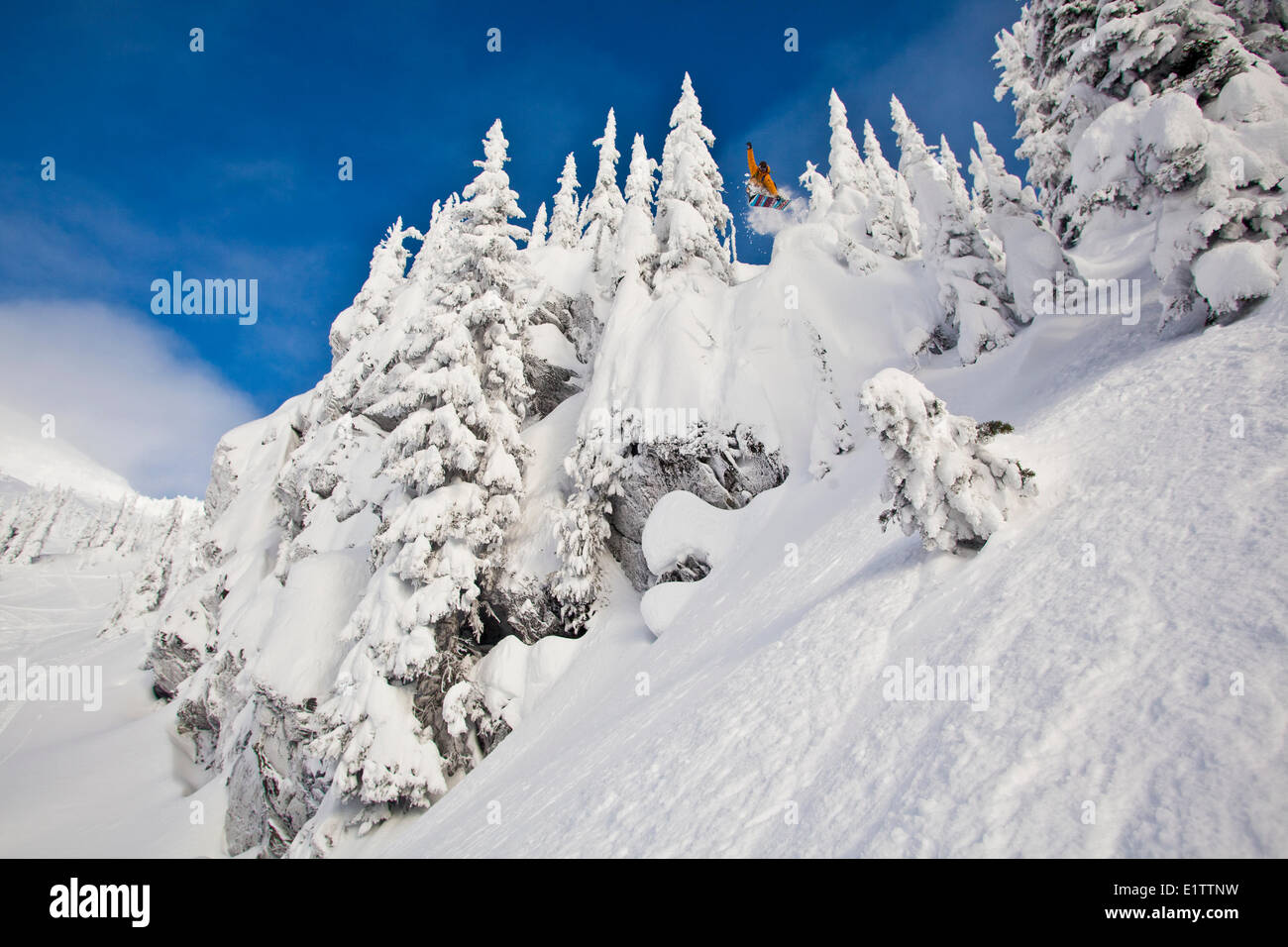 Young people jumping off cliffs hi-res stock photography and images - Alamy