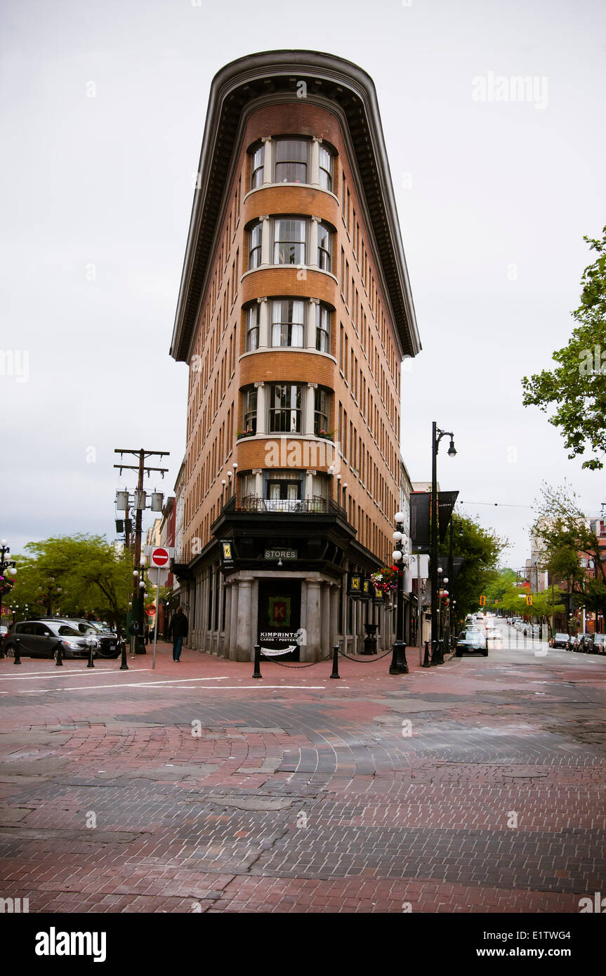 Triangular building hi-res stock photography and images - Alamy