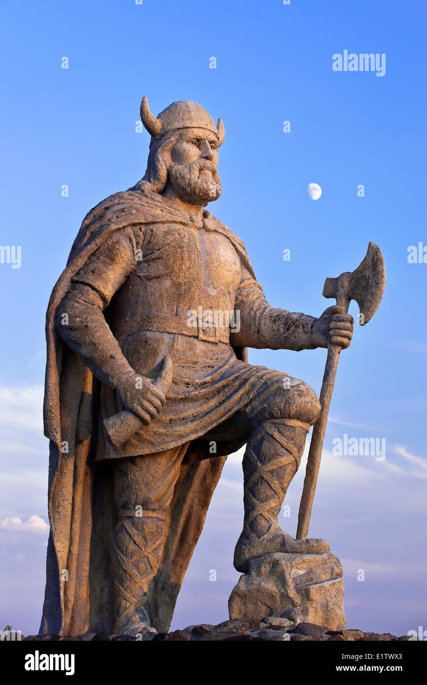 Viking statue hi-res stock photography and images - Alamy