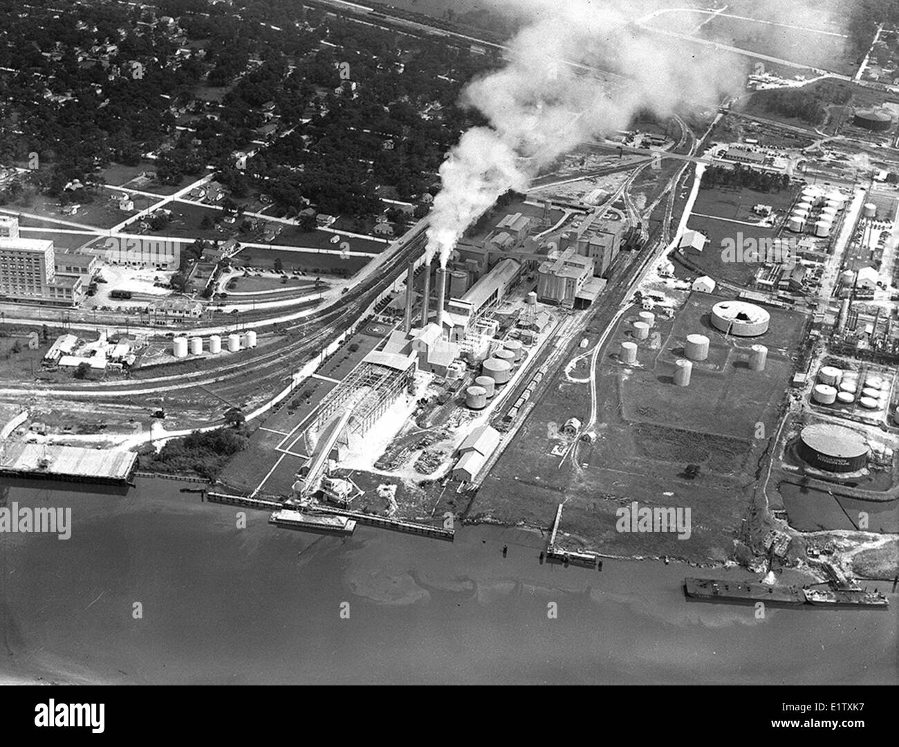 An aerial view of the Houston Plant of Lone Star Cement Corporation ...