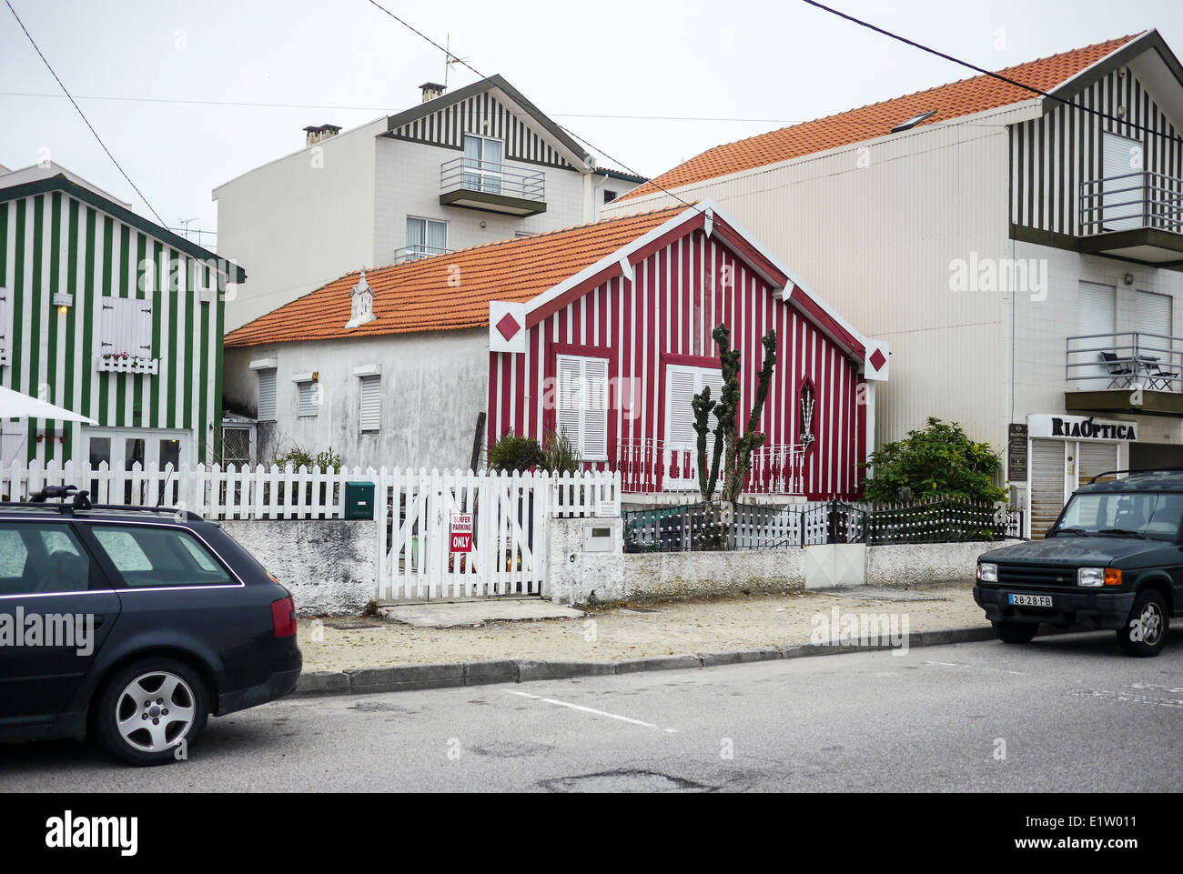 Traditional portuguese housing hi-res stock photography and images - Alamy