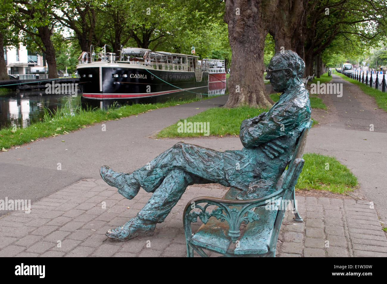 Sculpture of irish poet patrick kavanagh 1904 1967 hi-res stock ...