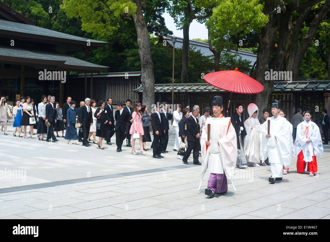 Shinto wedding hi-res stock photography and images - Alamy