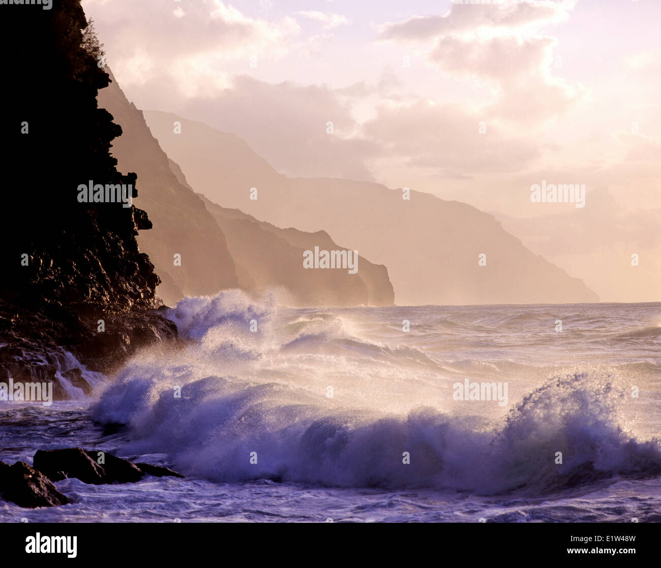 Napali coast sunset hi-res stock photography and images - Alamy