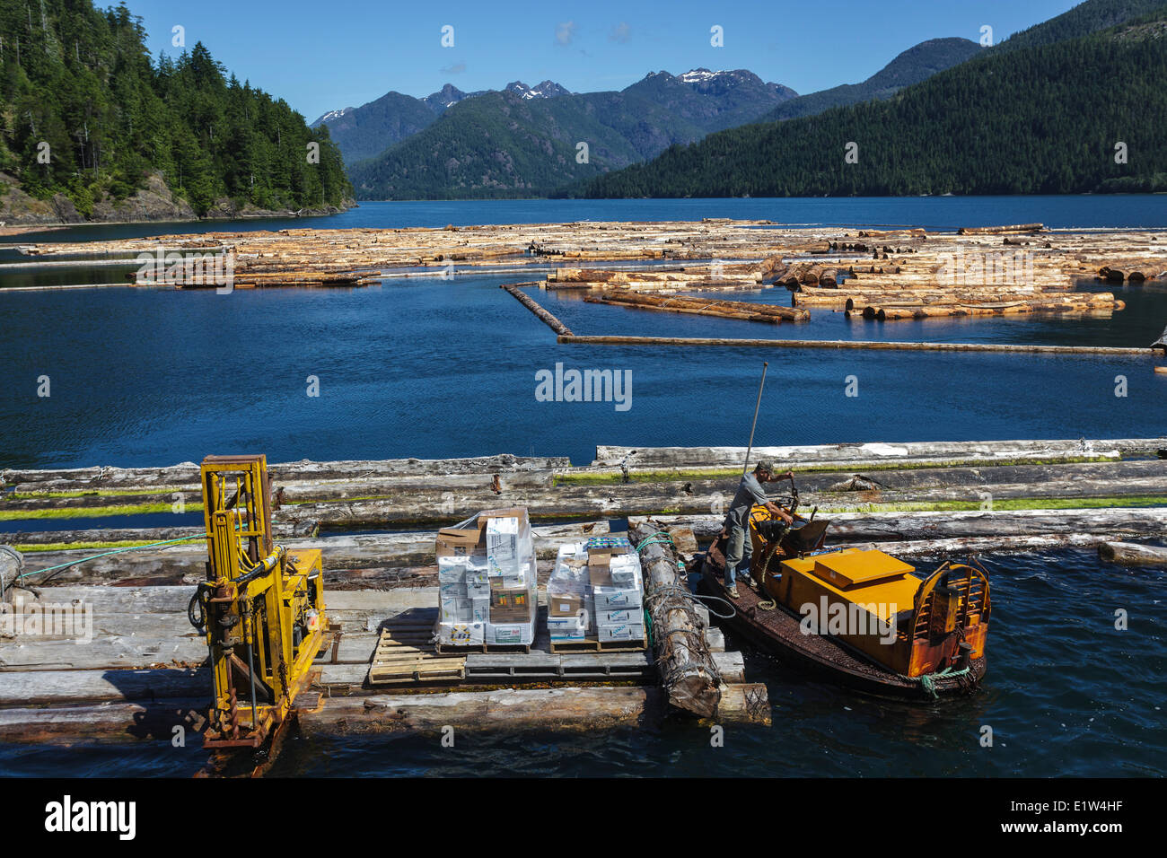 Logging camp canada hi-res stock photography and images - Alamy