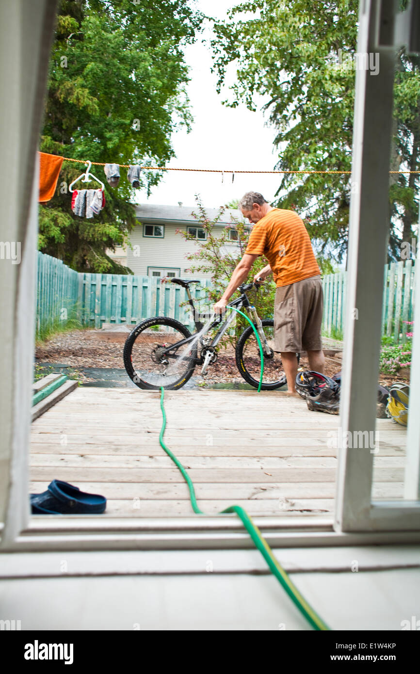 Washing a bicycle hi-res stock photography and images - Alamy