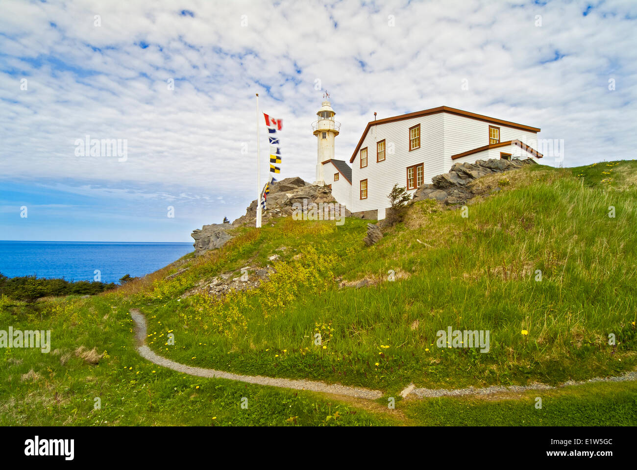 Lobster cove head lighthouse in rocky harbour hi-res stock photography ...
