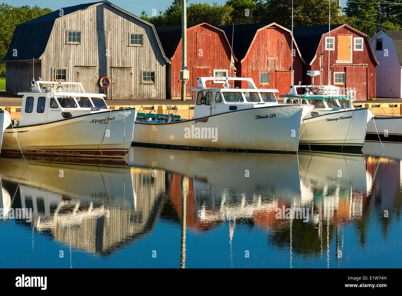 Fishing boats docked at Malpeque Harbour, Prince Edward Island, Canada ...