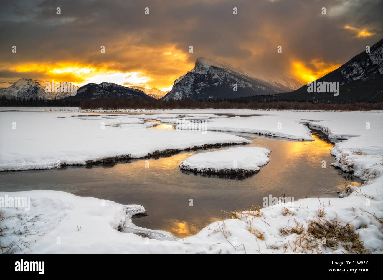 Mount Rundle, Banff National Park, Alberta, Canada Stock Photo - Alamy