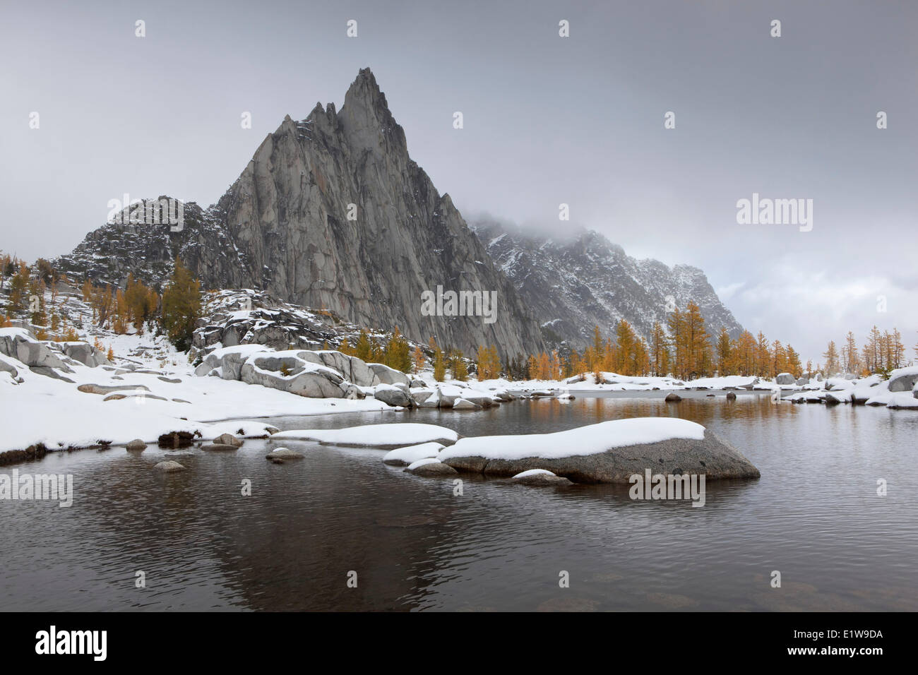 Gnome Tarn and Prusik Peak, Enchantments Basin, Alpine Lakes Wilderness ...