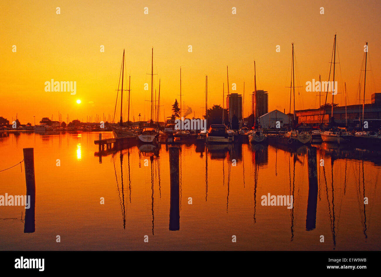 Harbour reflection at sunset, Hamilton, Ontario, Canada Stock Photo - Alamy