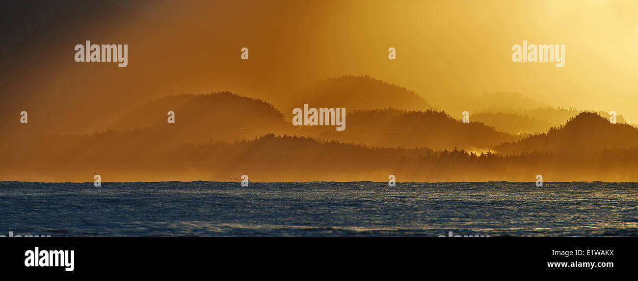 Crepuscular rays, God rays, Pacific Ocean, Inside Passage, Coastal ...