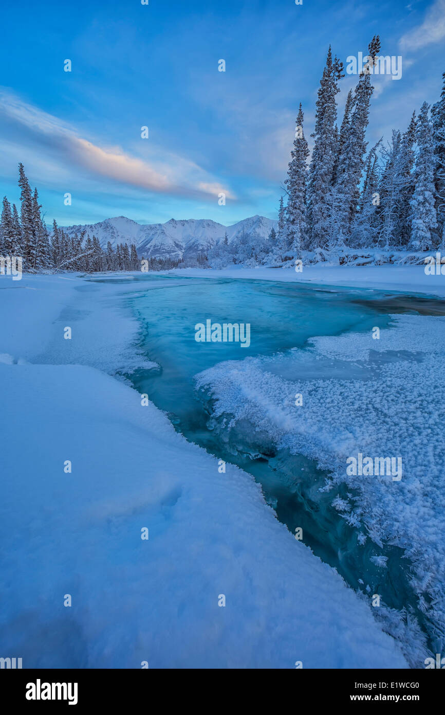 Cold colour hi-res stock photography and images - Alamy