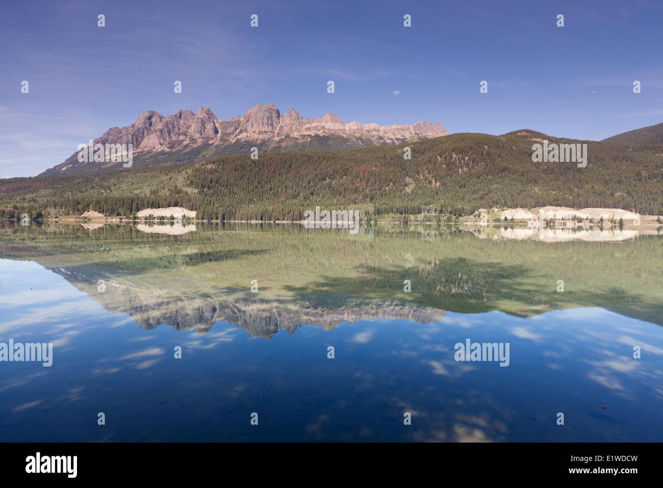 Yellowhead lake hi-res stock photography and images - Alamy