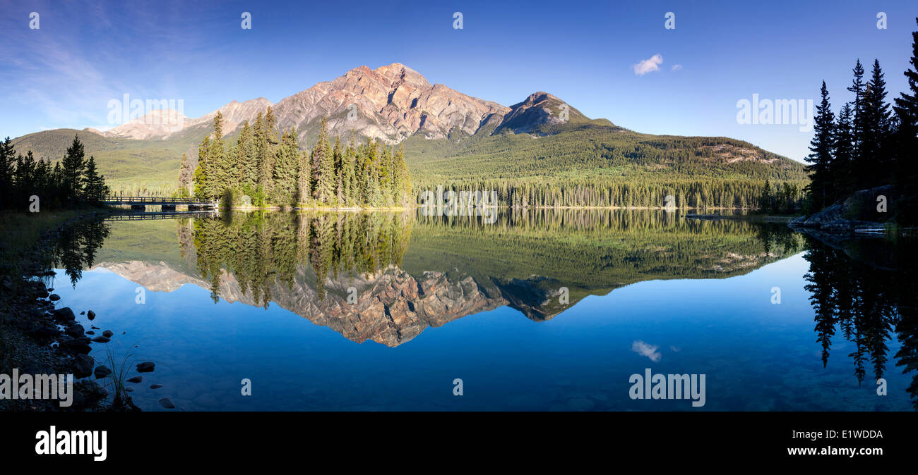 Pyramid island bridge hi-res stock photography and images - Alamy