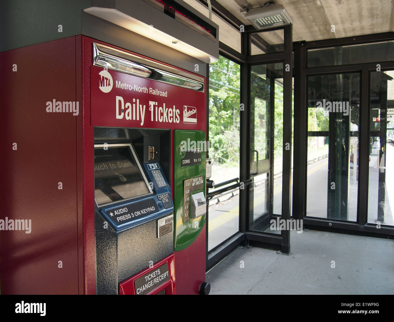 North white plains station hi-res stock photography and images - Alamy