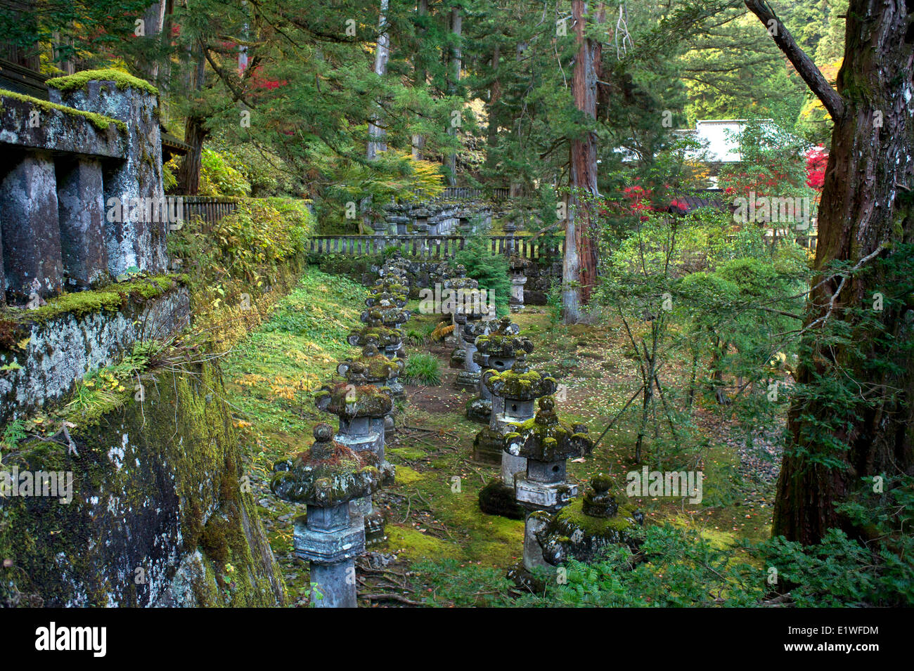 Stone buddhist shrines hi-res stock photography and images - Alamy