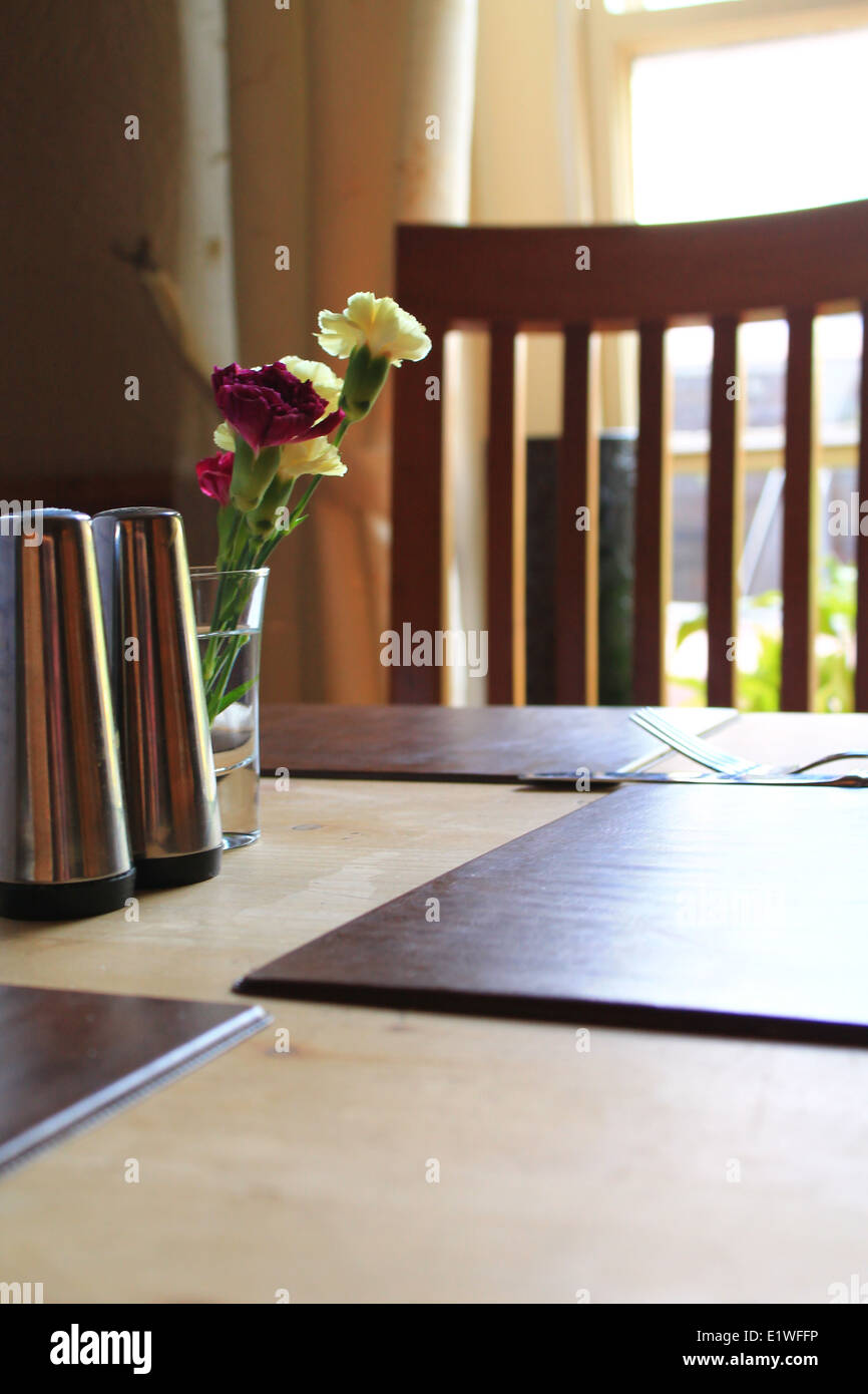 A public house dining table Stock Photo - Alamy