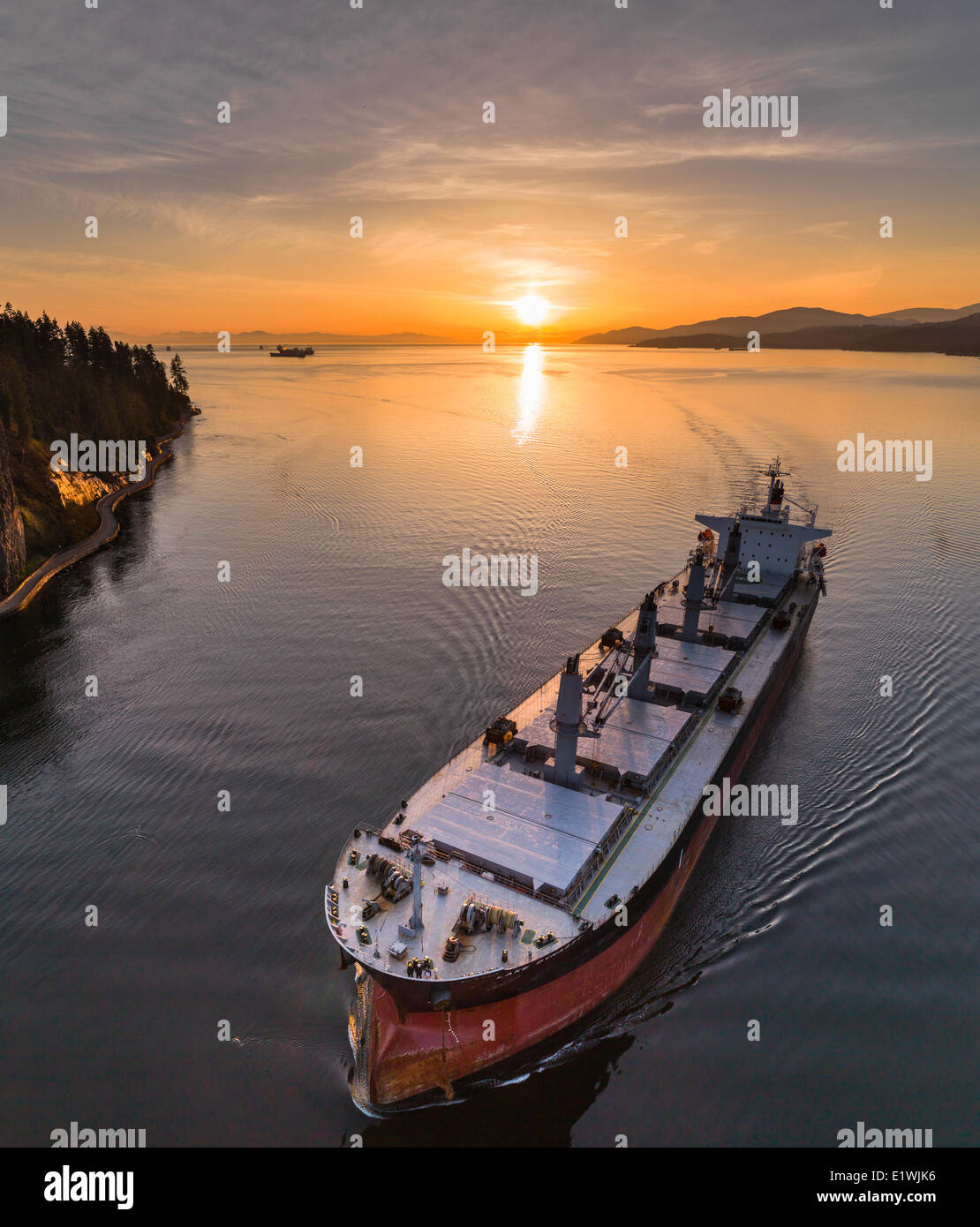 Freighter passing under lions gate bridge hi-res stock photography and ...
