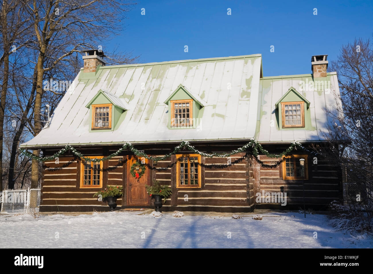 Old Canadiana cottage style Residential (1974 reconstructed) Log Home ...