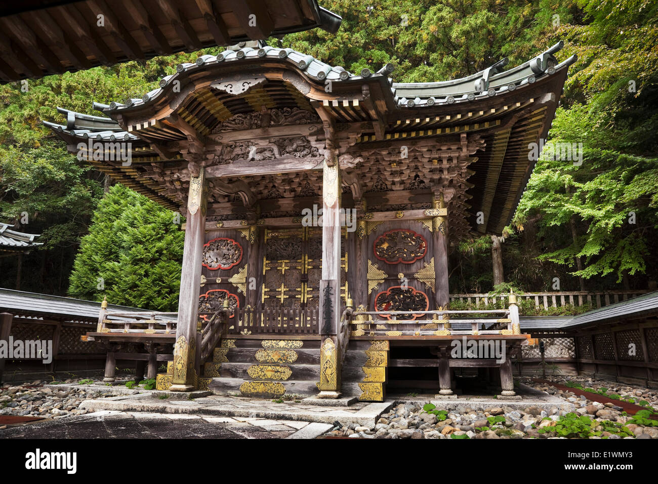 One two buildings that enshrine the remains Tokugawa leyasu's ...