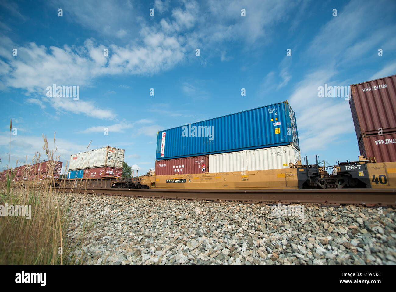 Blue containers on a train hi-res stock photography and images - Alamy