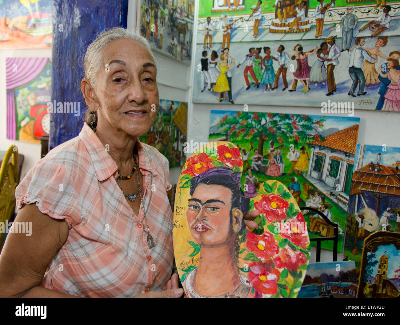 Havana cuba artist painting hi-res stock photography and images - Alamy