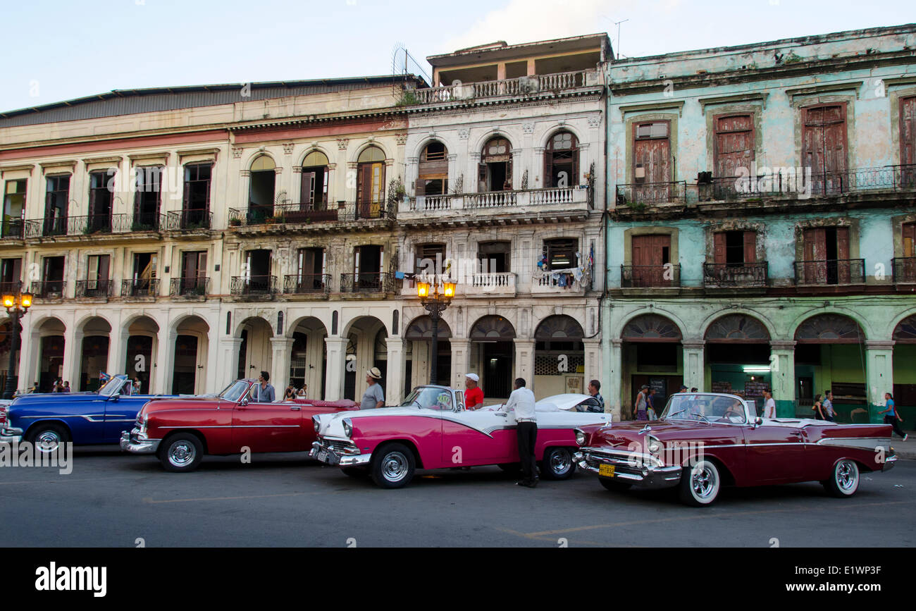 Havana cuba derelict building hi-res stock photography and images - Alamy
