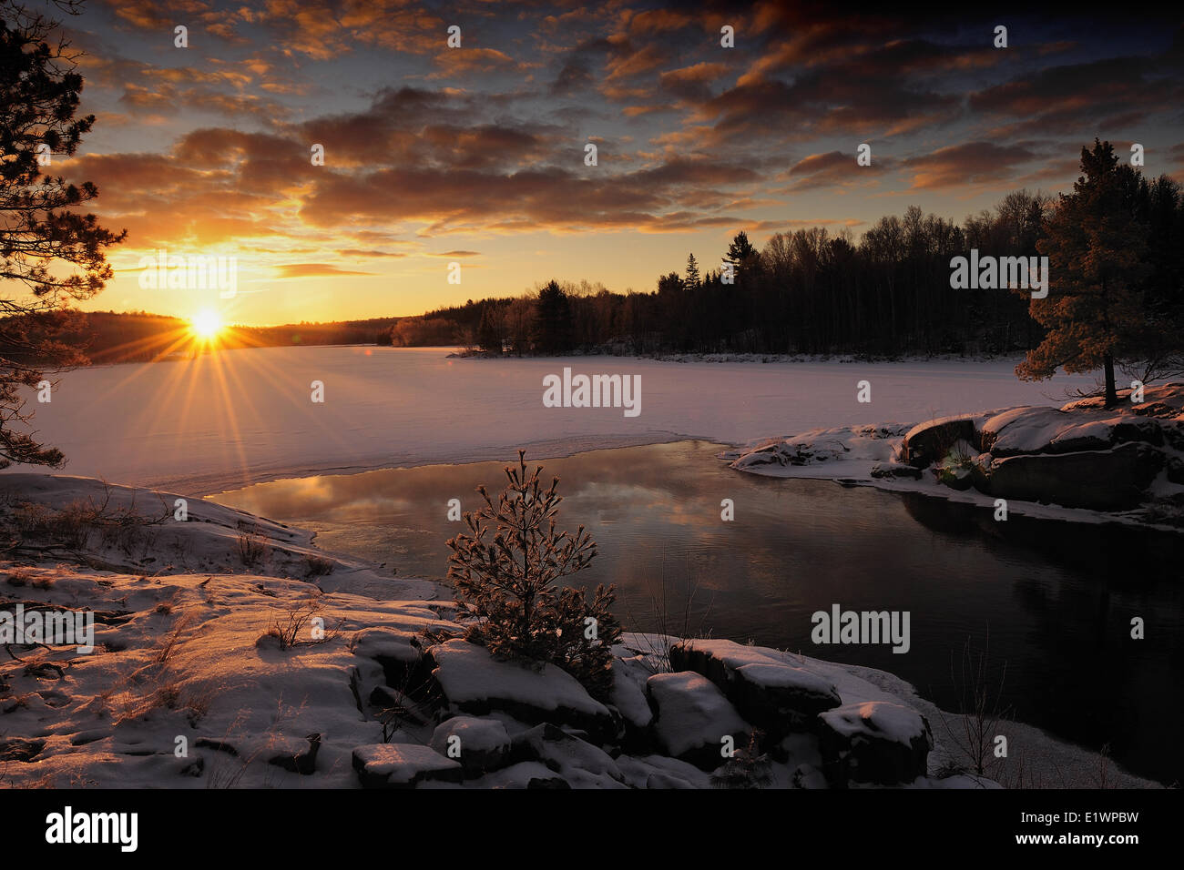 Ontario winter snowy landscapes hi-res stock photography and images - Alamy