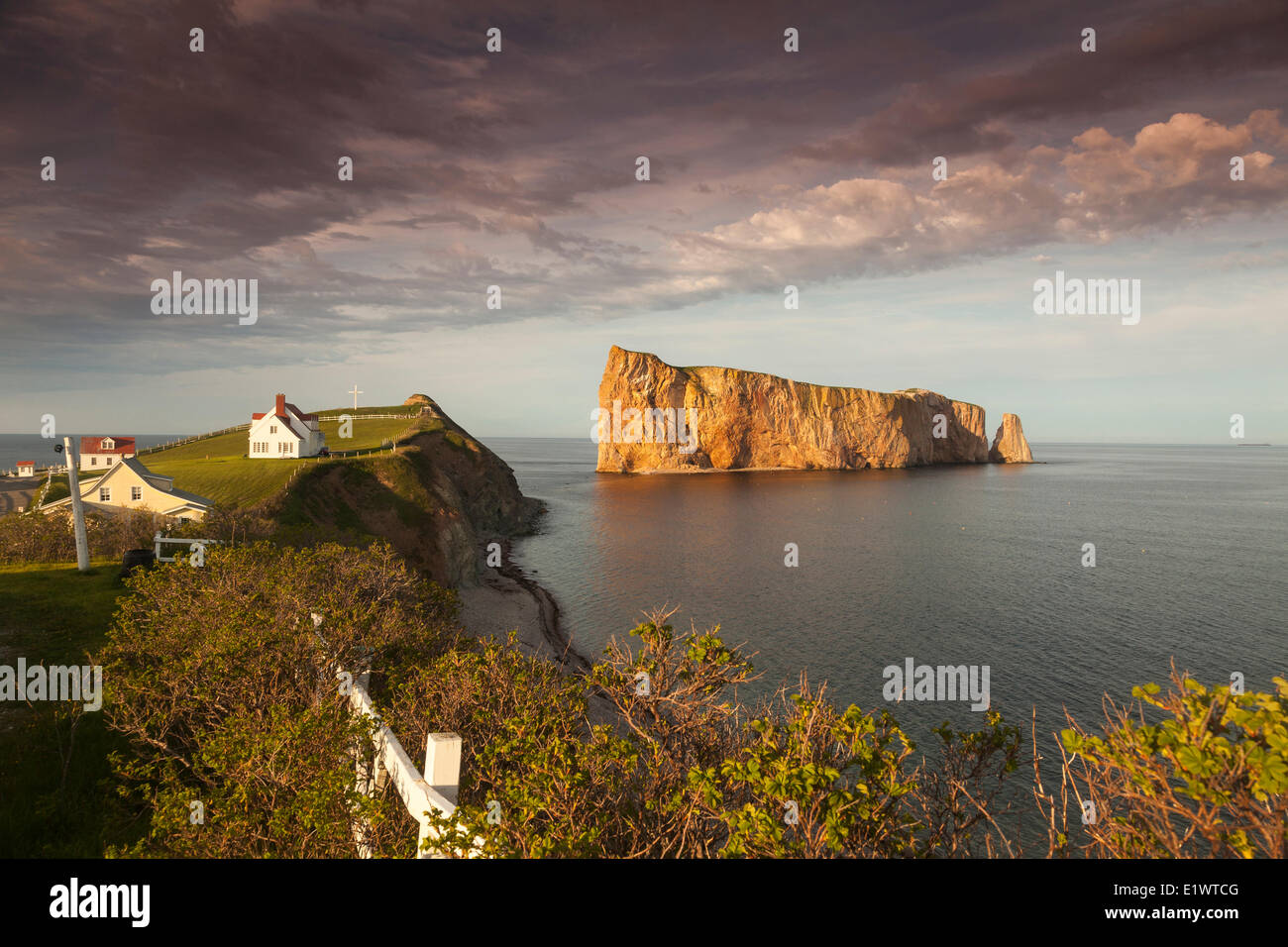 Beach perce rock quebec canada hi-res stock photography and images - Alamy