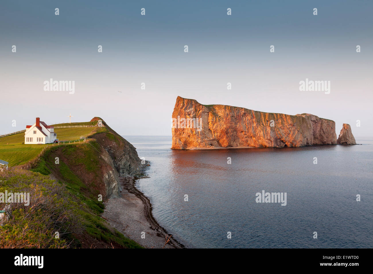 Beach perce rock quebec canada hi-res stock photography and images - Alamy