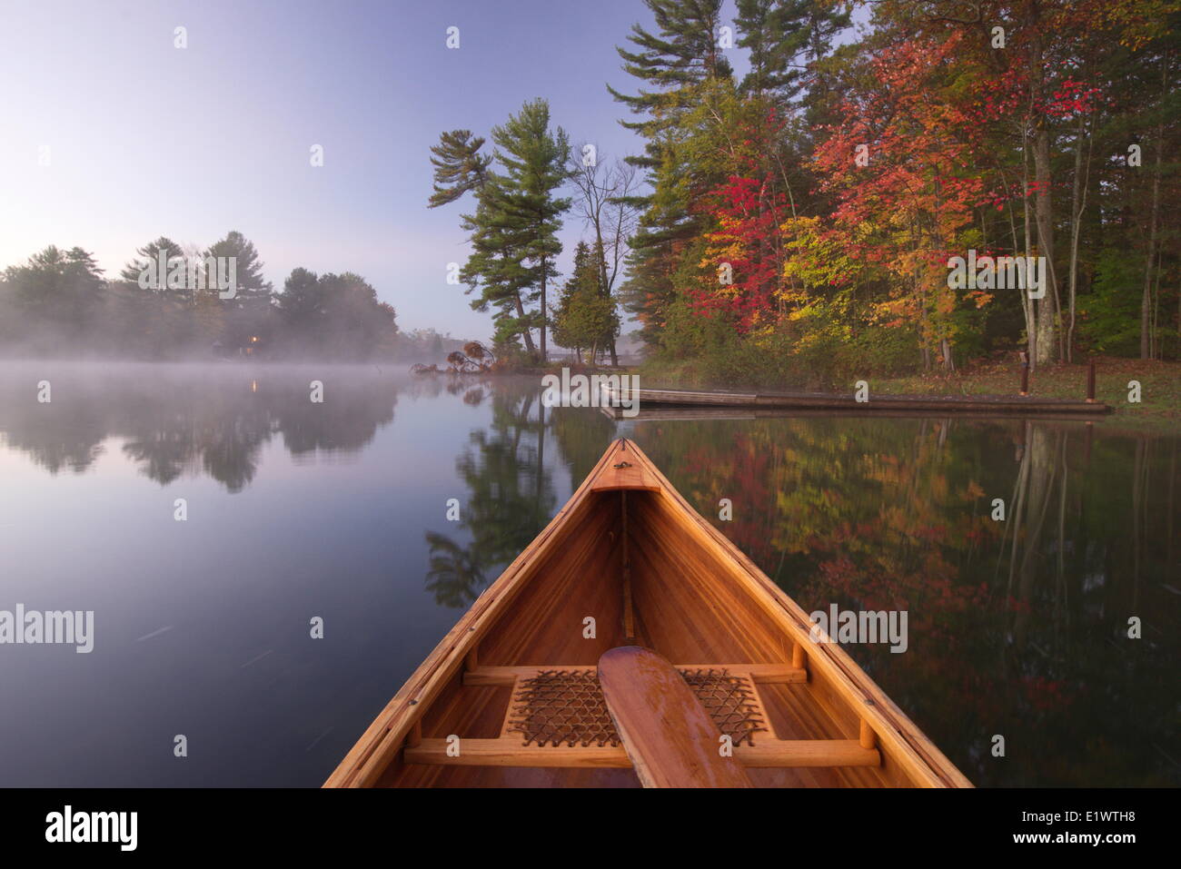 Fall scenery in muskoka hi-res stock photography and images - Alamy