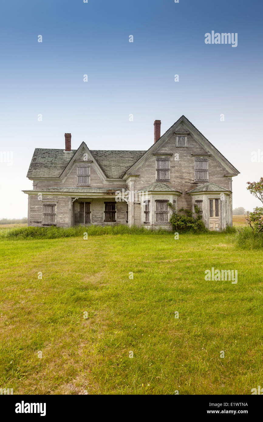 Boarded up house building buildings hi-res stock photography and images ...