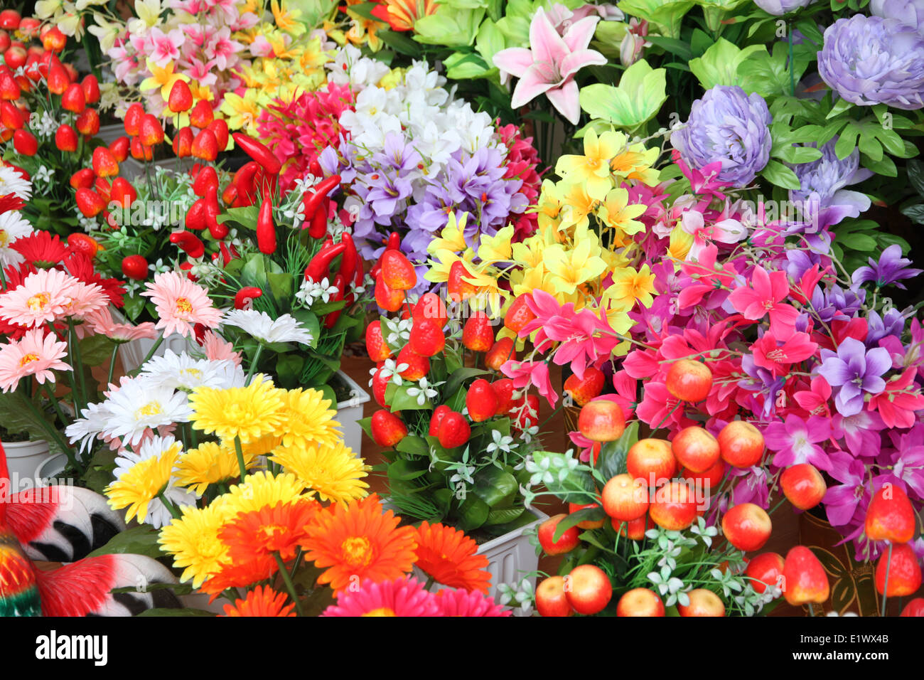 Artificial flowers hi-res stock photography and images - Alamy