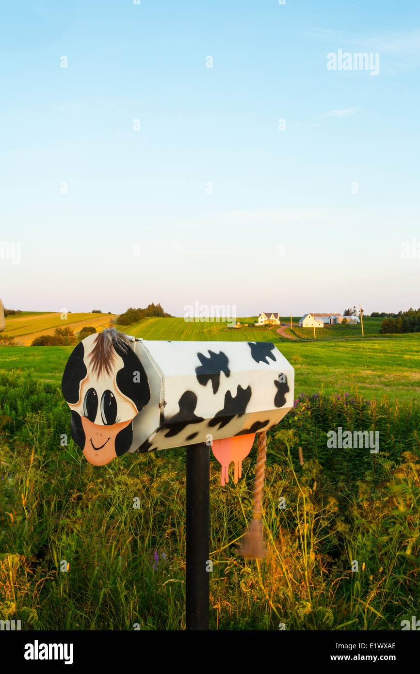 Cow mailbox hi-res stock photography and images - Alamy