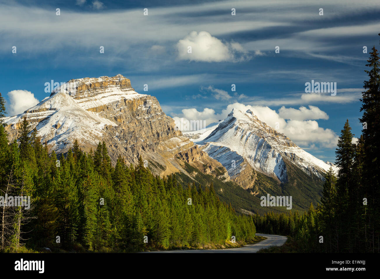 Highway banff national park hi-res stock photography and images - Alamy