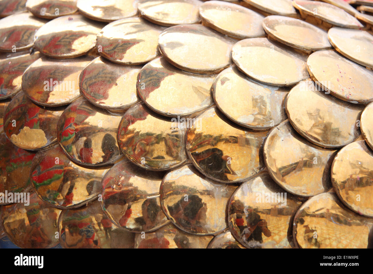 Pattern of golden statues in Chinese temple for background Stock Photo ...