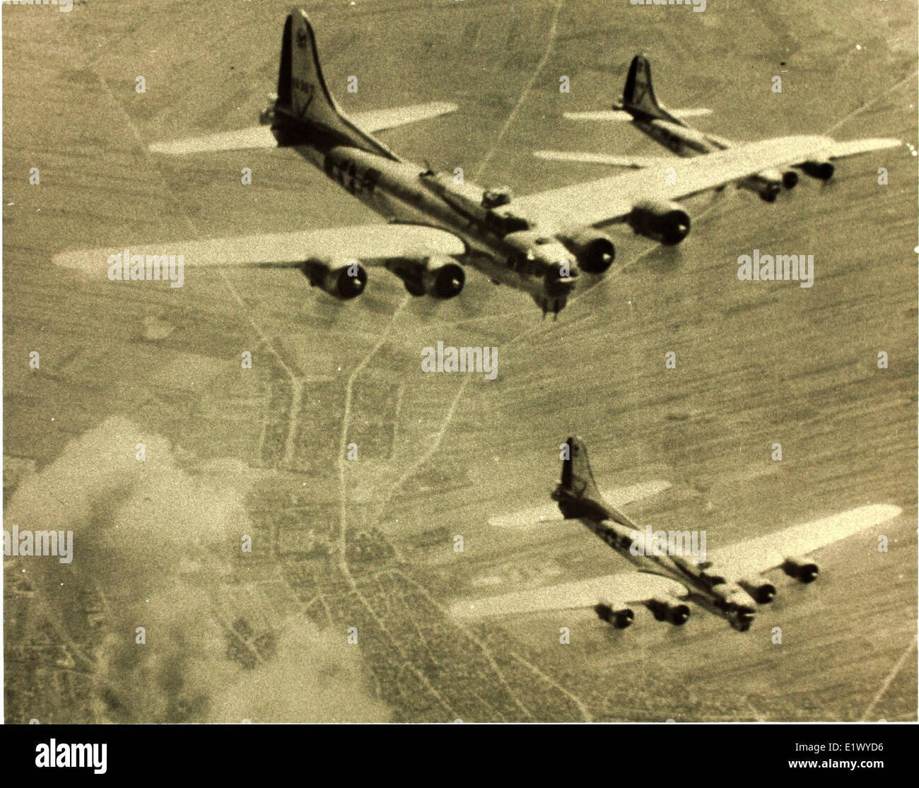2nd Bomb Group; 15th Air Foce; 49th, 20th, 96th 429th Squadrons; B-17s ...