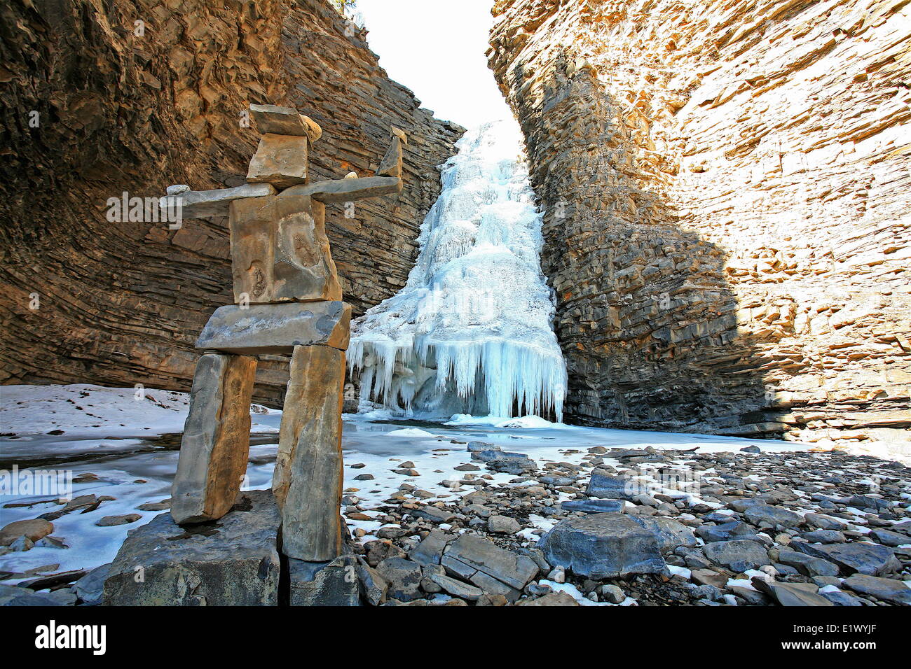 Inuit people canada inukshuk hi-res stock photography and images - Alamy