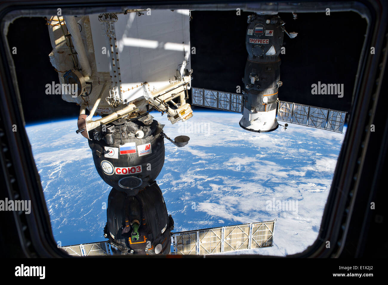 The recently-docked Russian Soyuz 39 spacecraft, which brought up the ...