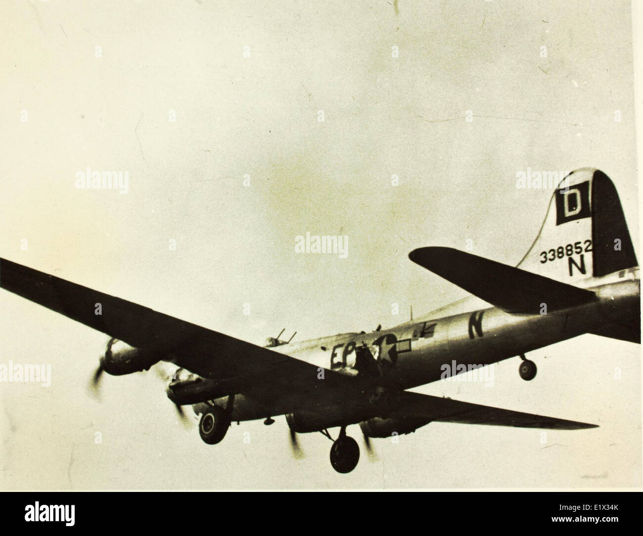 100th Bomb Group B-17 Stock Photo - Alamy