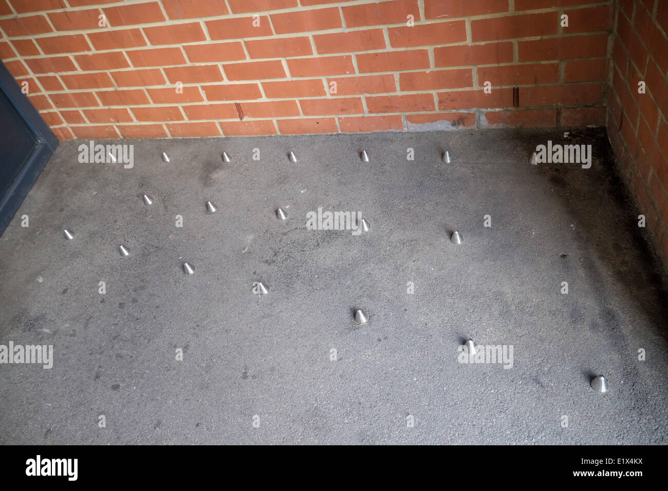 Anti homeless spikes hi-res stock photography and images - Alamy