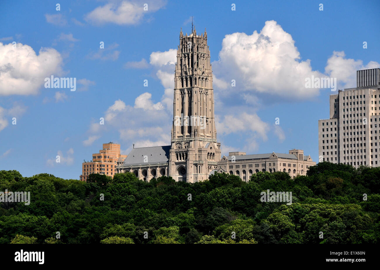 Riverside church rockefeller hi-res stock photography and images - Alamy